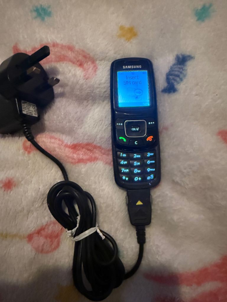 Samsung C300 flip basic Vodafone mobile phone good used condition as ...