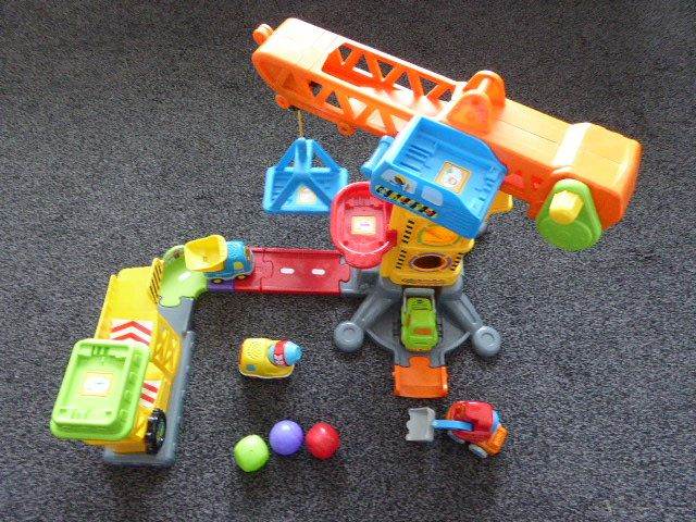 VTech Toot Toot Drivers Construction Site Crane with Four Construction ...