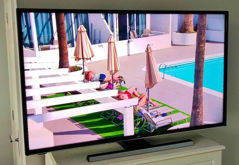 43" JVC SMART FIRE 4K ULTRA HD WIFI HDR LED APPS TV FREEVIEW RC STAND ...