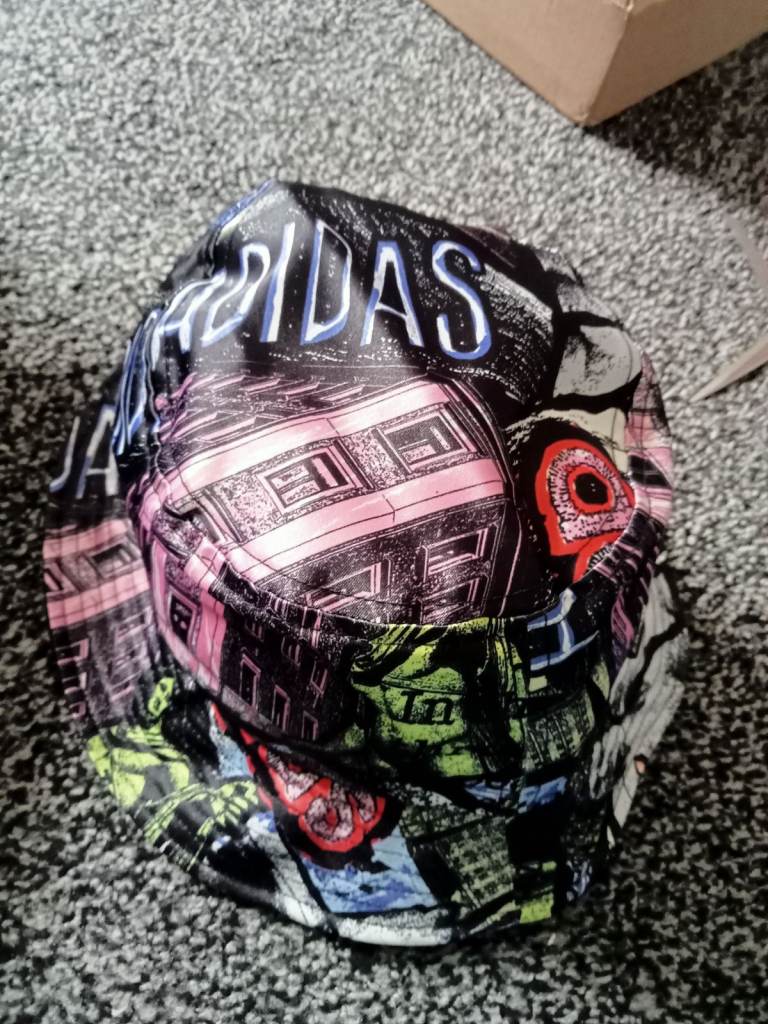 Adidas Jeremy Scott one size fits all Bucket hat. Original brand new ...