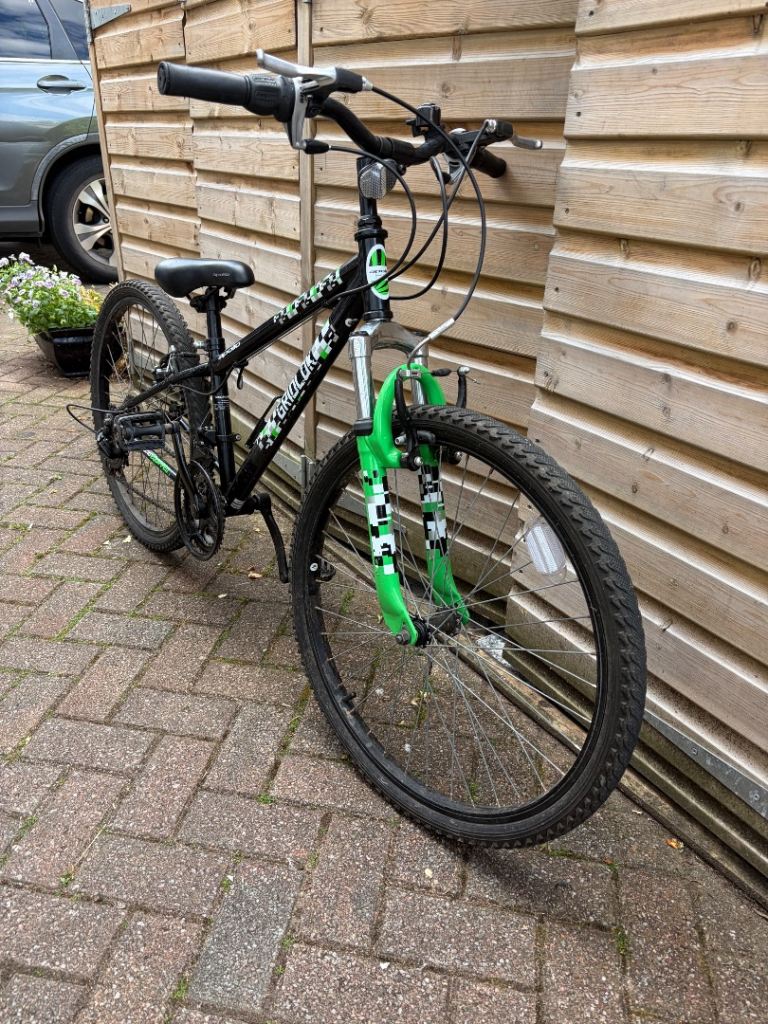 Apollo Gridlock Junior (8-12 years) UK Mountain Bike – Black and Green ...