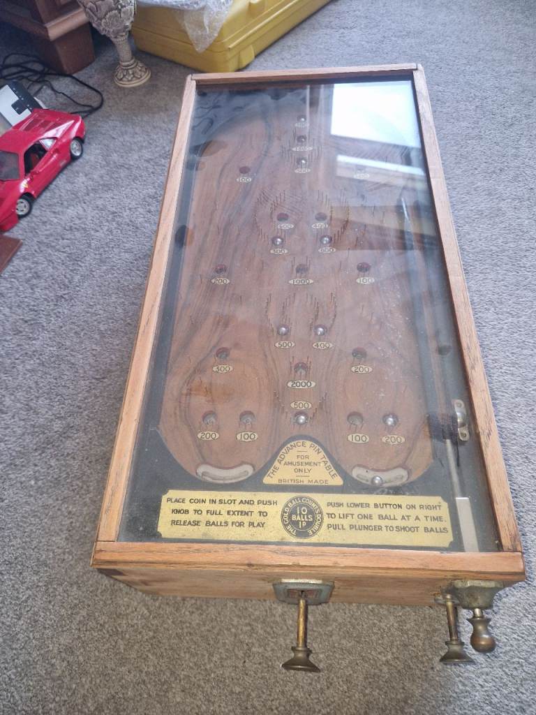 Antique British made in the 1930s Rare old penny pinball machine for Sale
