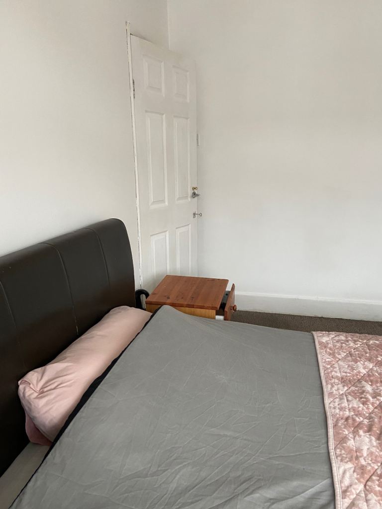 Double room available from now | in Barking, London | Gumtree