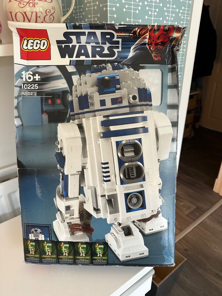SOLD PENDING COLLECTION Retired LEGO STAR WARS R2-D2 #10225 UCS Set ...