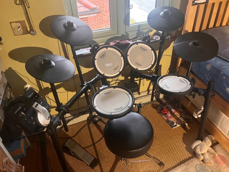 Roland TD-07 DMK Electronic Drum Kit -Upgraded Ride - excellent ...
