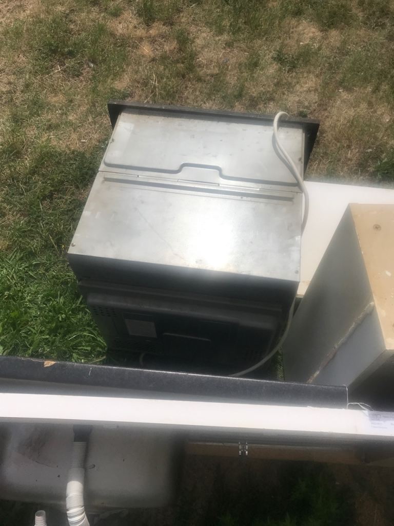 (Reserved)Kiitchen cabinet carcasses sink and cookergoingvery cheap for ...