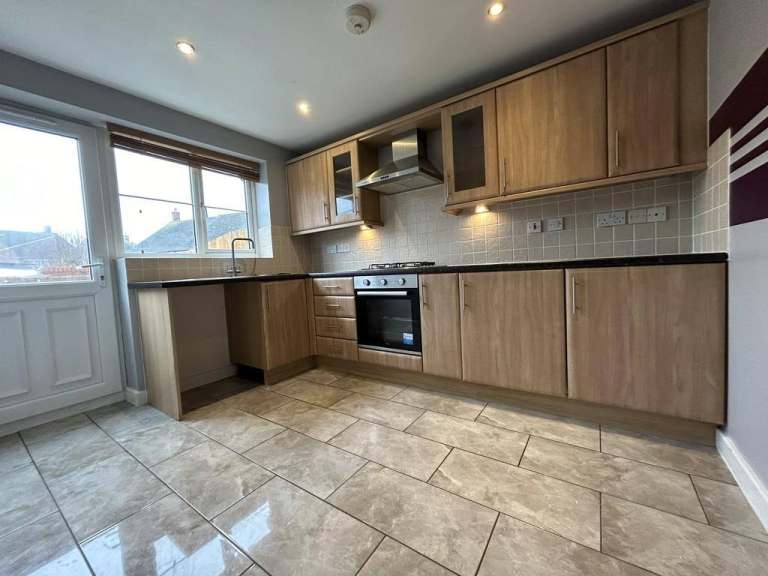 🏠** DSS HOUSING ** DOUBLE ROOM in LEEDS ** STAINBECK AVENUE, MEANWOOD ...