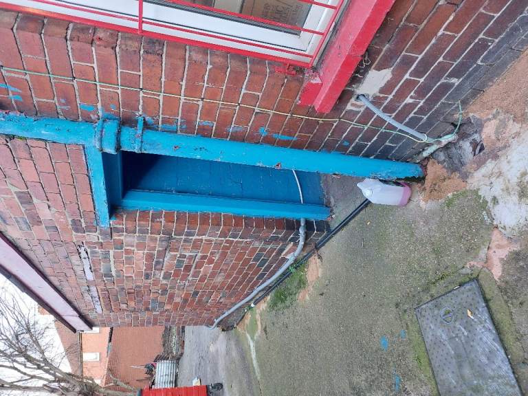 Small shop unit to let on Pontefract Rd, Barnsley | in Barnsley, South ...