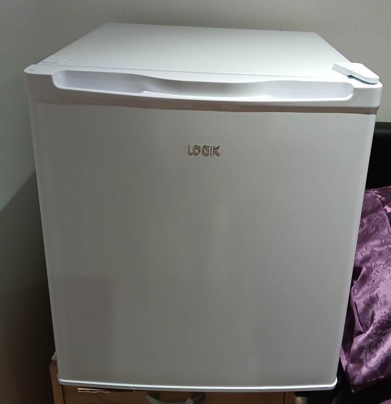Small table top fridge Logik | in Slough, Berkshire | Gumtree