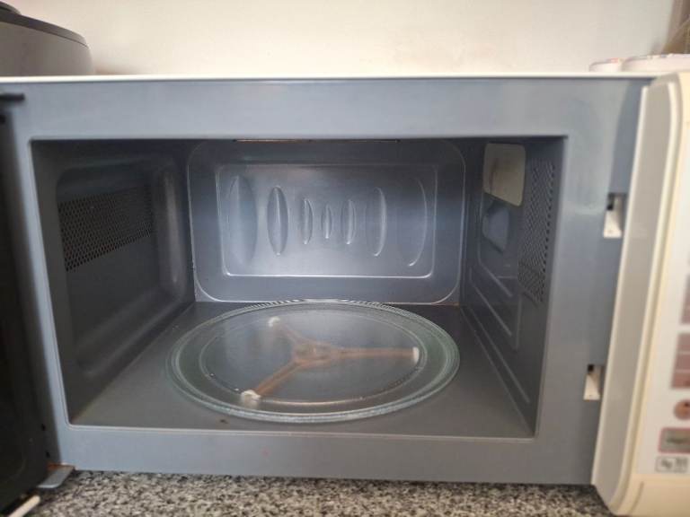 Pansonic 800w combi microwave | in Egham, Surrey | Gumtree