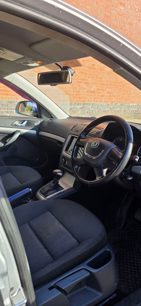 Skoda, OCTAVIA, Estate, 2011, Semi-Auto, 1598 (cc), 5 doors | in ...