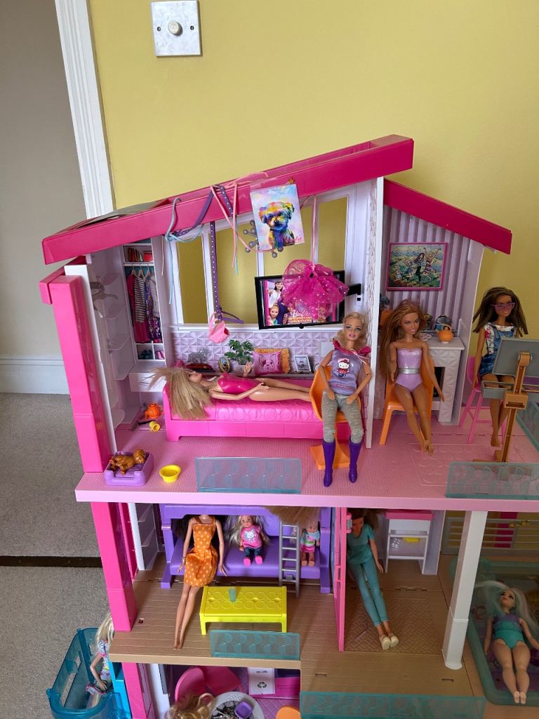 Big Barbie House | in Westminster, London | Gumtree