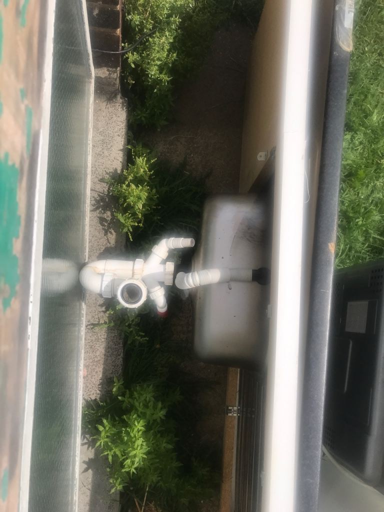 (Reserved)Kiitchen cabinet carcasses sink and cookergoingvery cheap for ...