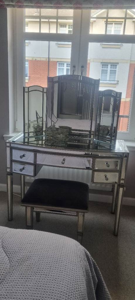 Mirrored Bedroom Furniture Set – Dressing Table, Chest, Bedside Tables ...