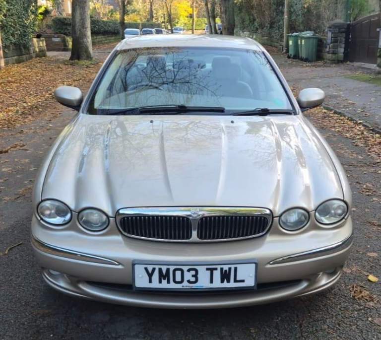 A Huge Service History. Excellent condition. 2 Previous Owners. Jaguar ...