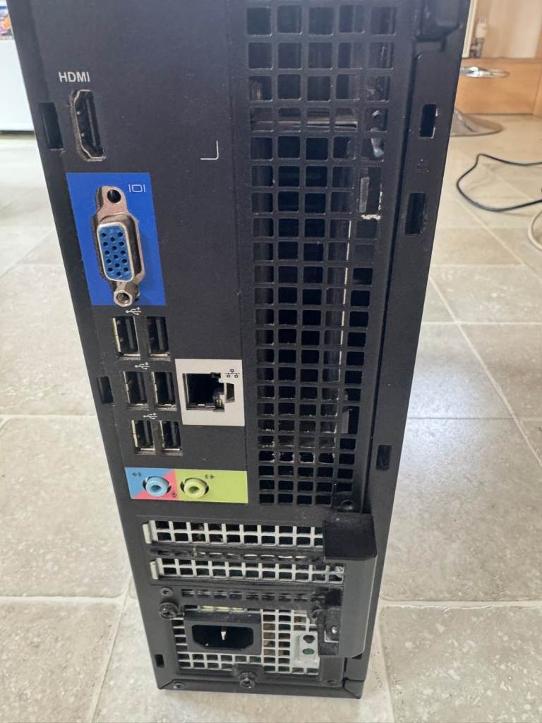 Excellent desktop PC and monitor with latest Windows 11 and Office ...