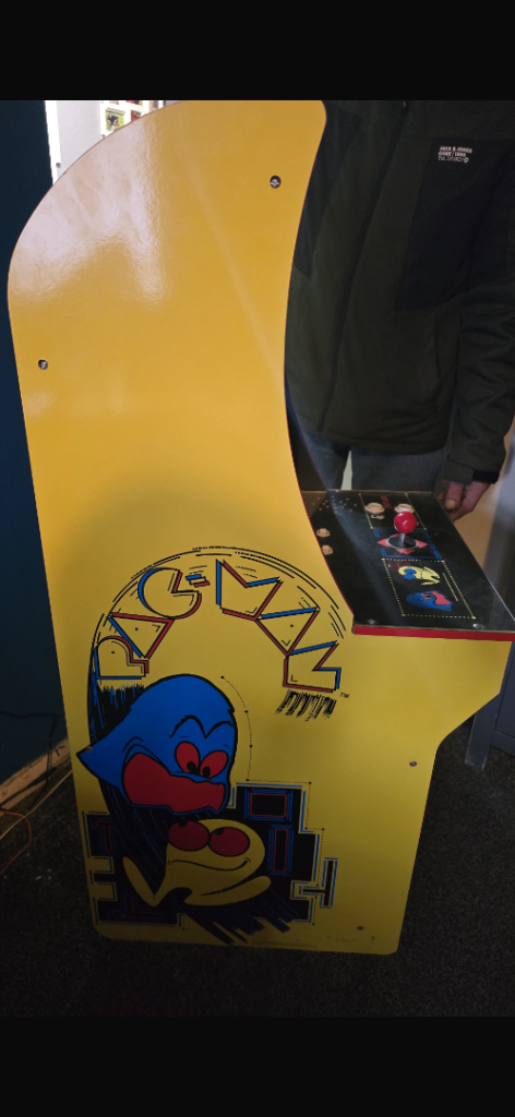 1up pac-man and pac-man plus arcade machine with pac-man stool | in ...