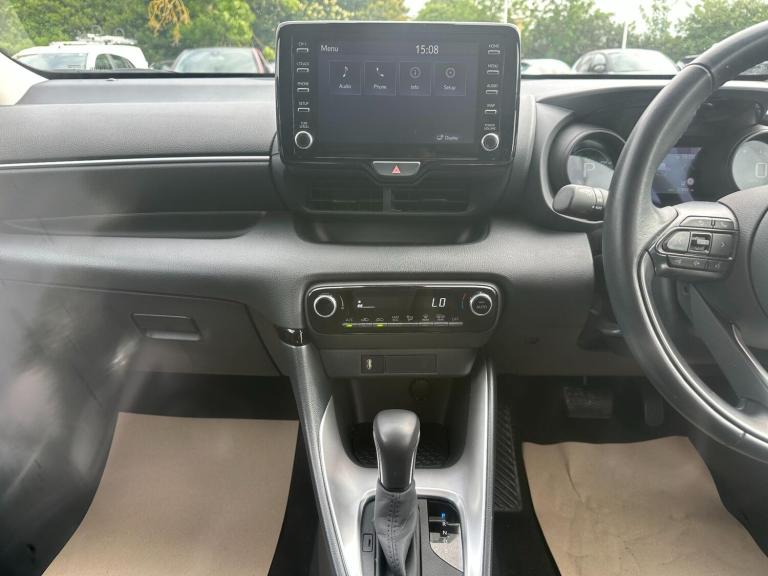 2022 Toyota Yaris 1.5 VVT-h Design Hatchback 5dr Petrol Hybrid E-CVT ...