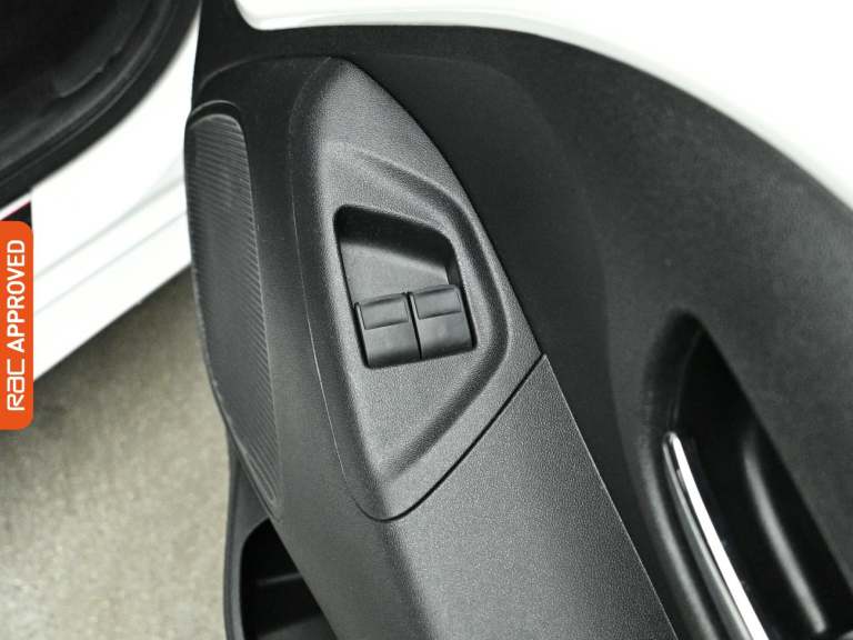 2020 Toyota AYGO 1.0 VVT-i x-play Hatchback 5dr Petrol Manual Euro 6 ...