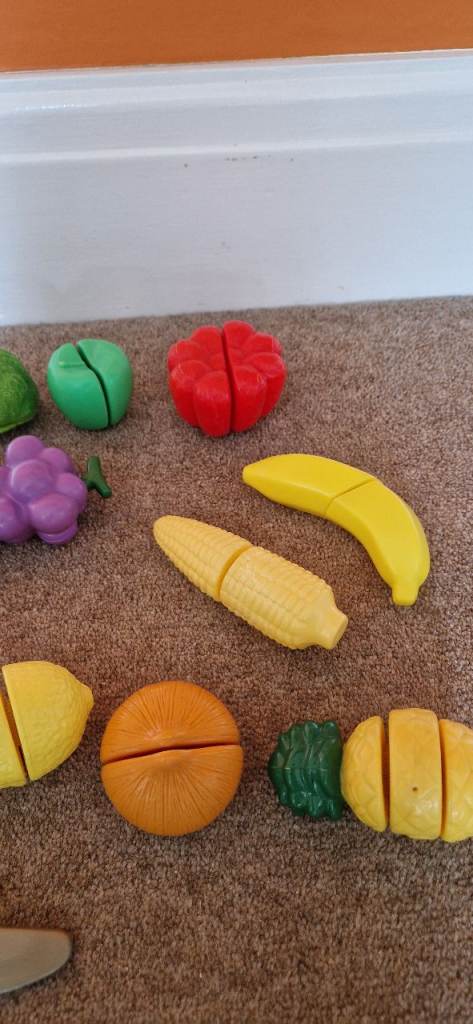 PLAY FOOD. CUTTABLE IN BASKET. EXCELLENT CONDITION. | in Morley, West ...