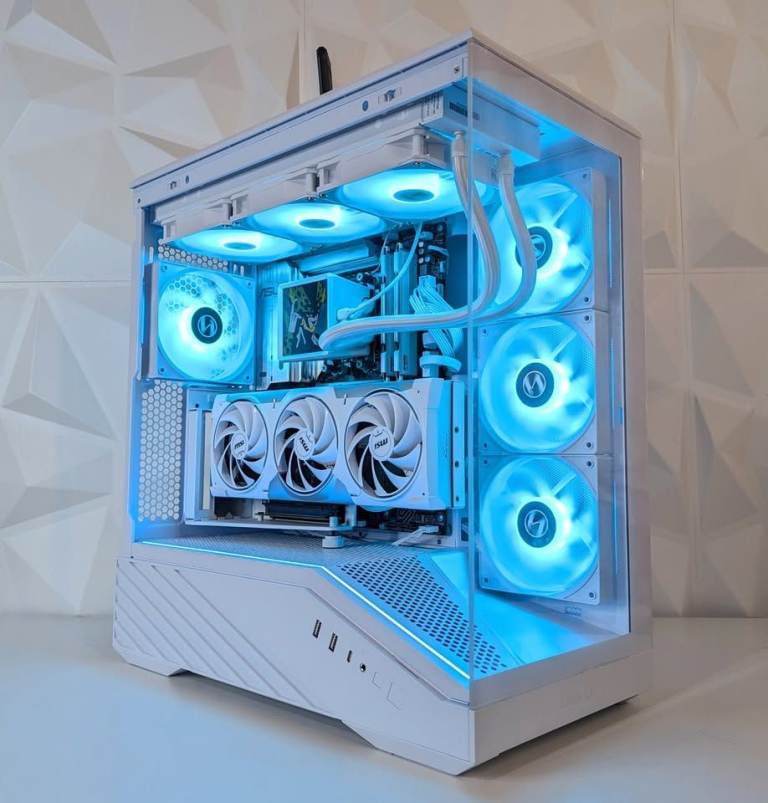 Ryzen 7 9800x3d RTX 5070 Ti DDR5 Gaming PC | in Romford, London | Gumtree