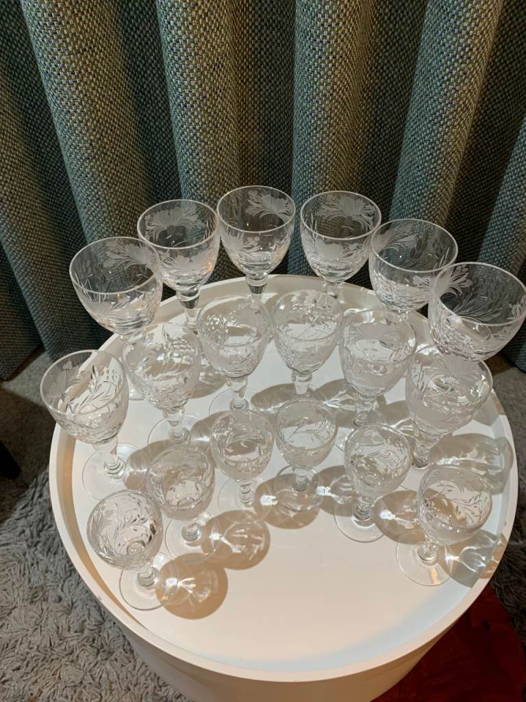 18 BEAUTIFUL ROYAL BRIERLEY CRYSTAL GLASSES (3 SIZES) HONEYSUCKLE ...