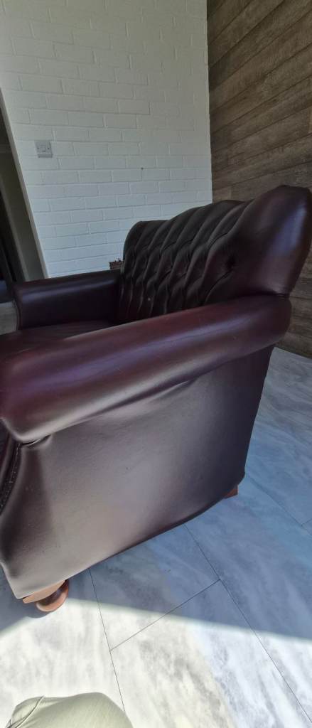 PENDING SALE Thomas Lloyd Oxblood Red Leather Chesterfield 2-Seater ...