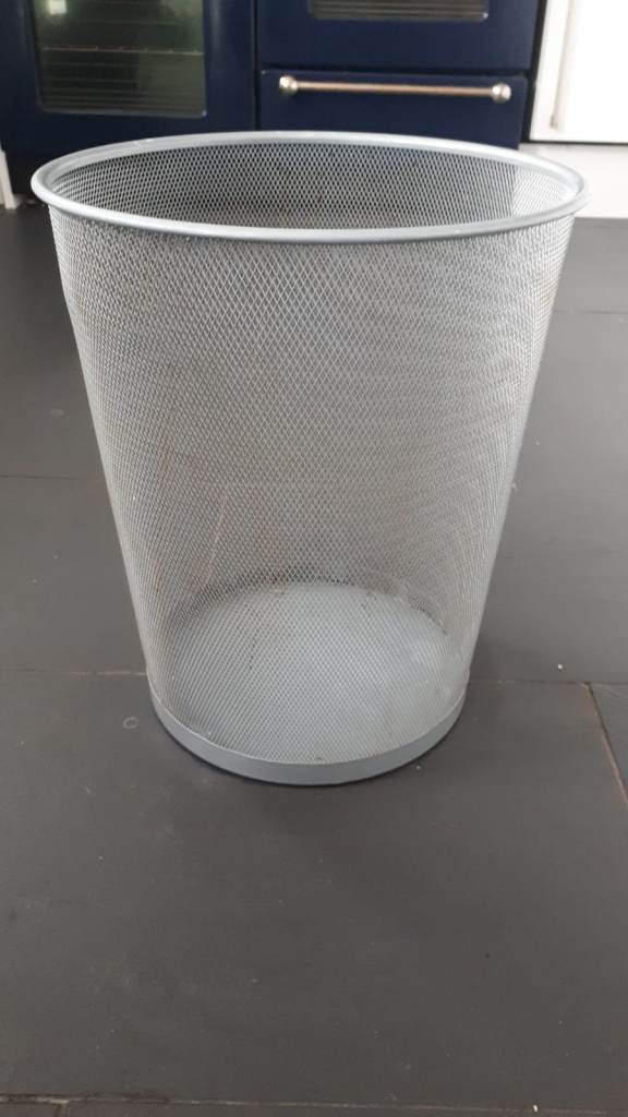 Metal Wire Mesh Waste Bin - Office desktop waste paper bin | in ...