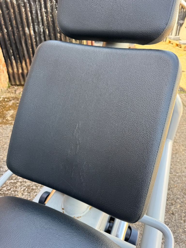 (Pending) Technogym Element Leg Press Machine (UK Mainland Delivery ...