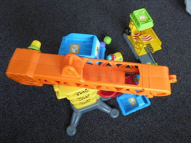 VTech Toot Toot Drivers Construction Site Crane with Four Construction ...
