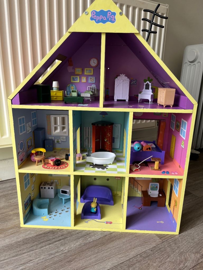 Peppa Pig Wooden Dolls House with Furniture - Multicoloured, £5.00 for Sale