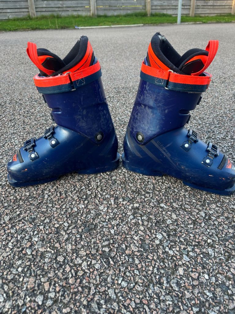 Lange Ski boots Rs 70 - £15 | in Aberdeenshire | Gumtree