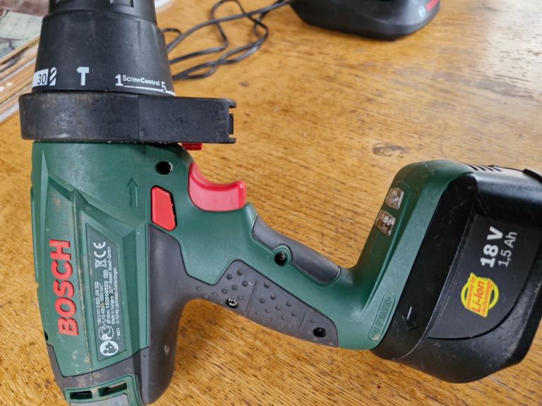 Bosch PSB 18v cordless combi drill, 2 x Li-ion batteries and charger ...