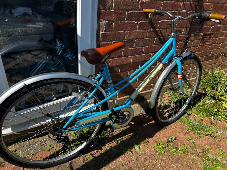 Beautiful 'Cathy' Traditional Vintage Style Bicycle in Blue and Yellow ...
