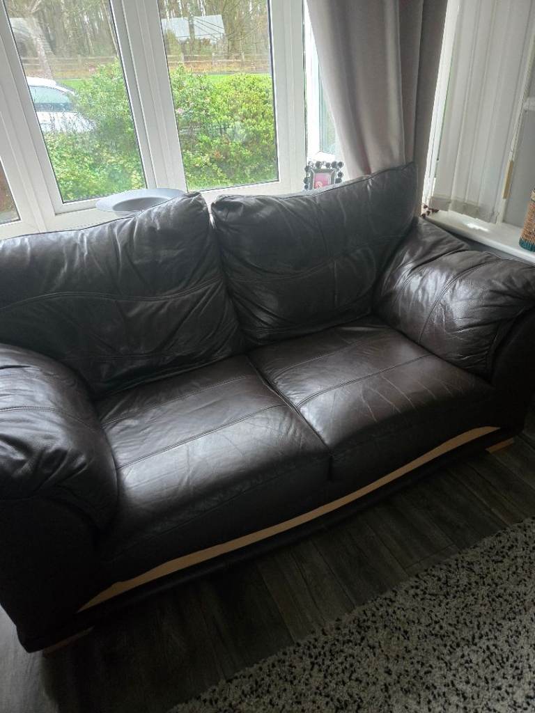 3 and 2 settee italian leather | in Birtley, County Durham | Gumtree