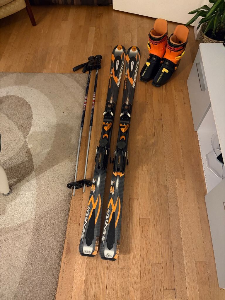 Skis, bindings, poles and ski boots (complete ski set) | in Camelon ...