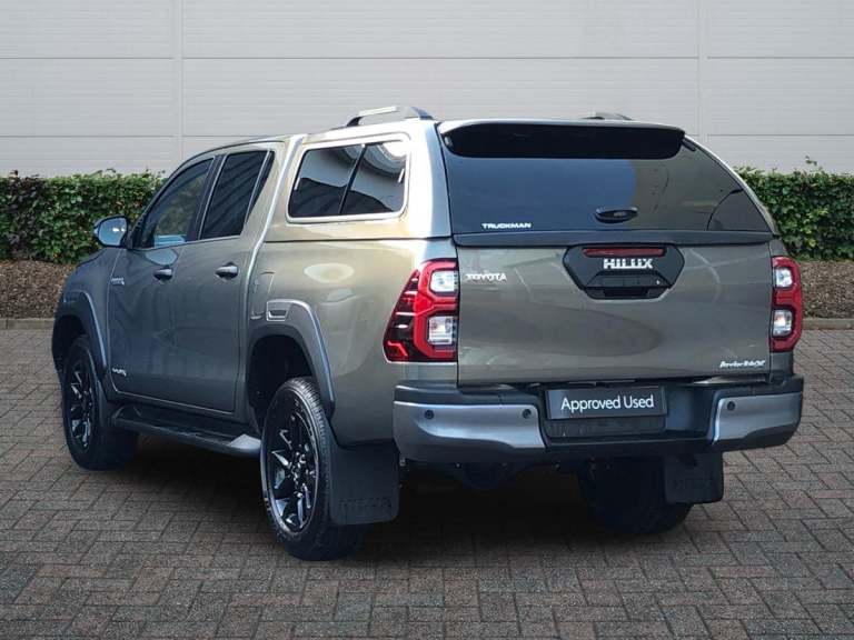 2025 Toyota Hilux Invincible X D/Cab Pick Up 2.8 D 48V Auto Double Cab ...