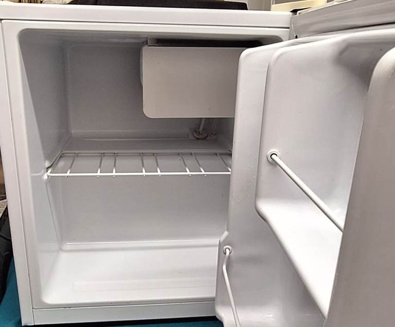 Tabletop Argos fridge with small freezer model: AVRDF106 , in used but ...