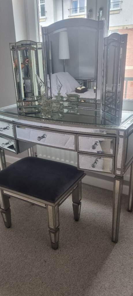 Mirrored Bedroom Furniture Set – Dressing Table, Chest, Bedside Tables ...