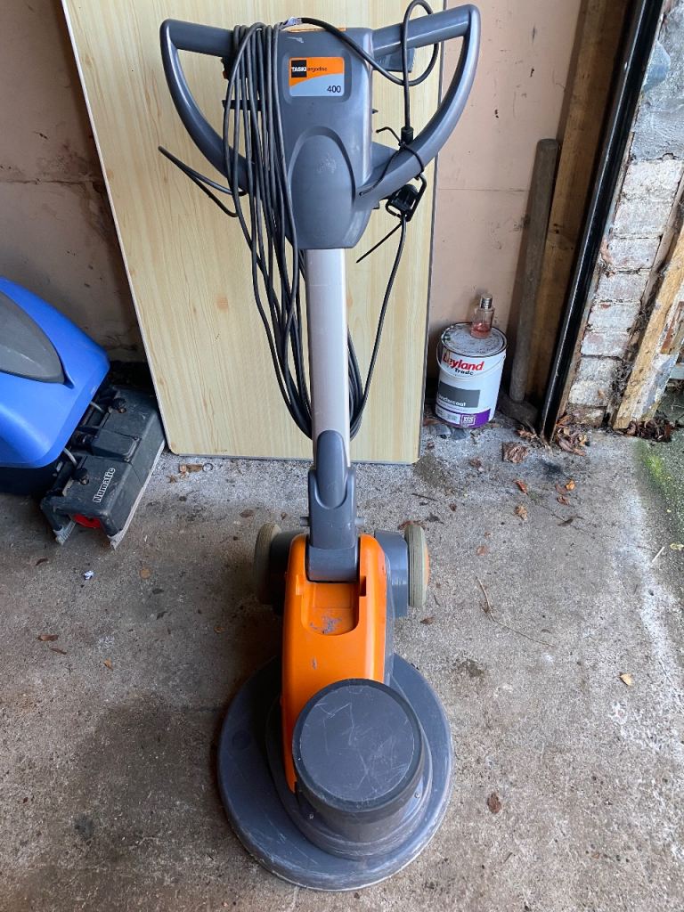 Taski ergodisc 400, high-speed single-wheel machine for spray cleaning ...