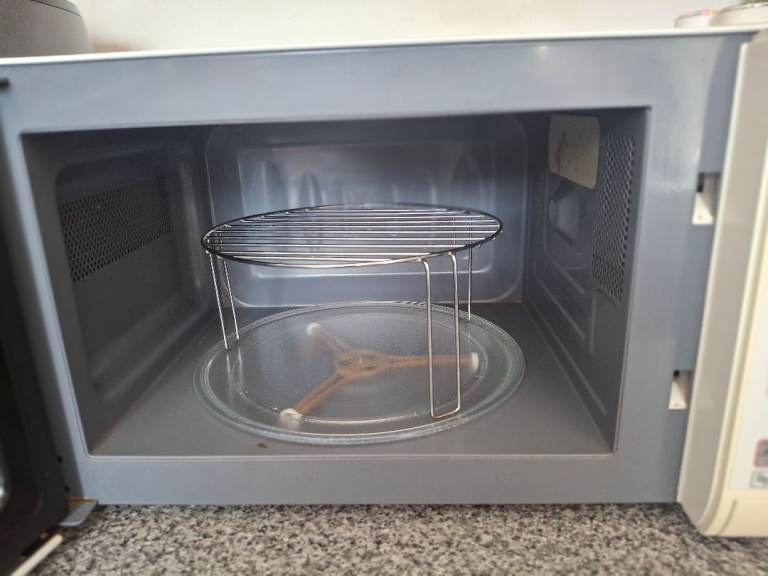 Pansonic 800w combi microwave | in Egham, Surrey | Gumtree