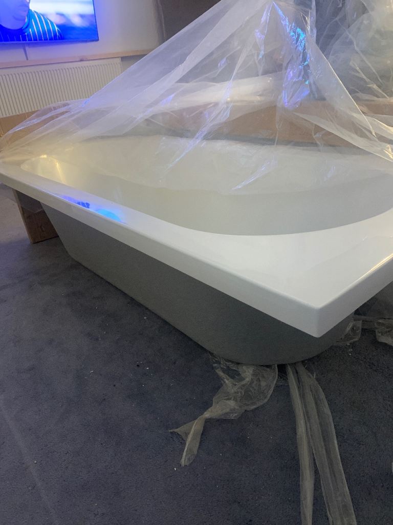 NEW Arezzo J-Shaped Shower Bath 1700mm with Screen & Curved Panel (Left ...