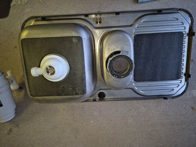 Kitchen Sink with Tap and Waste Disposal – Good Condition, £30.00 for Sale