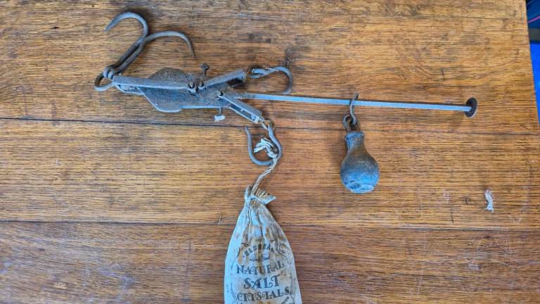 ANTIQUE HANGING CHEESE DAIRY WEIGHING SCALES RARE VINTAGE WROUGHT IRON ...