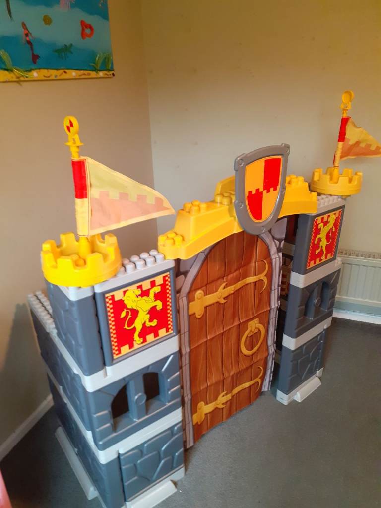 Mega Bloks Giant Adventure Medieval Castle | in Twyford, Berkshire ...