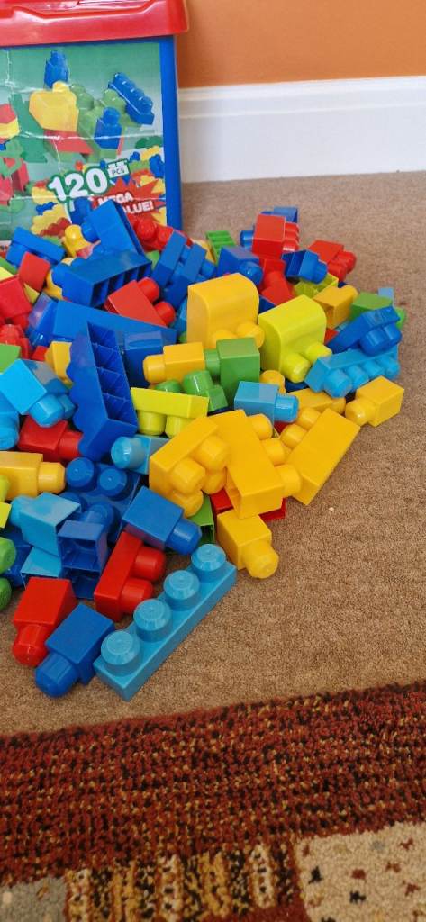 188 MEGA BLOKS IN STORAGE CONTAINER. EXCELLENT CONDITION. | in Morley ...
