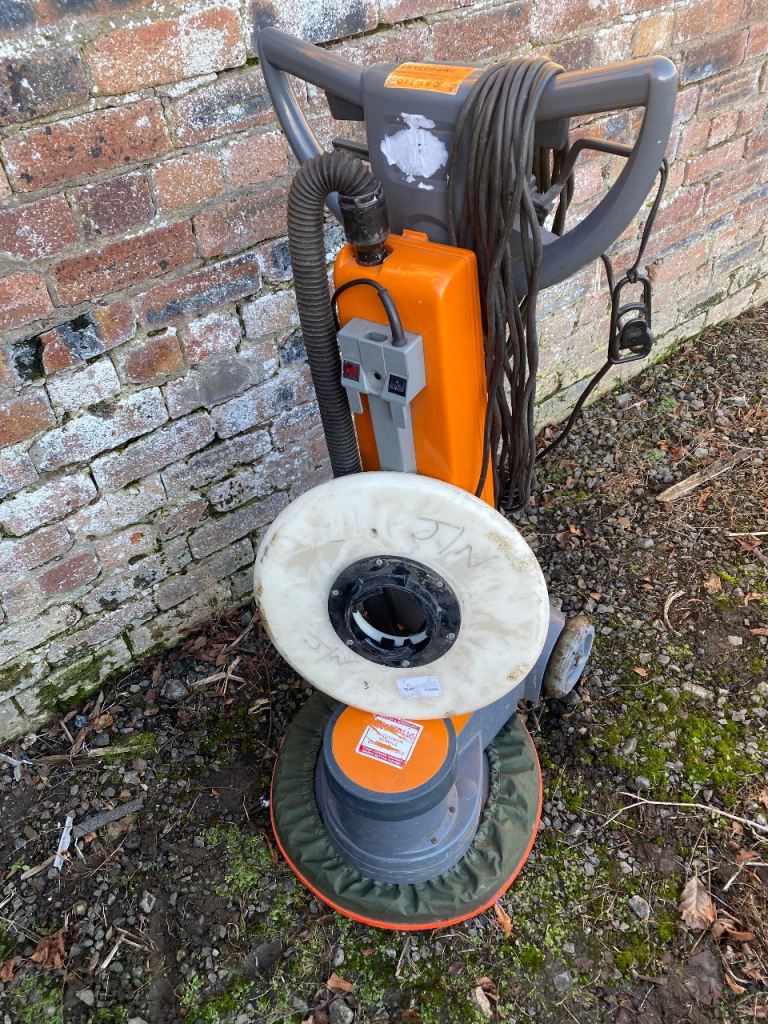 Taski ergodisc 400, high-speed single-wheel machine for spray cleaning ...