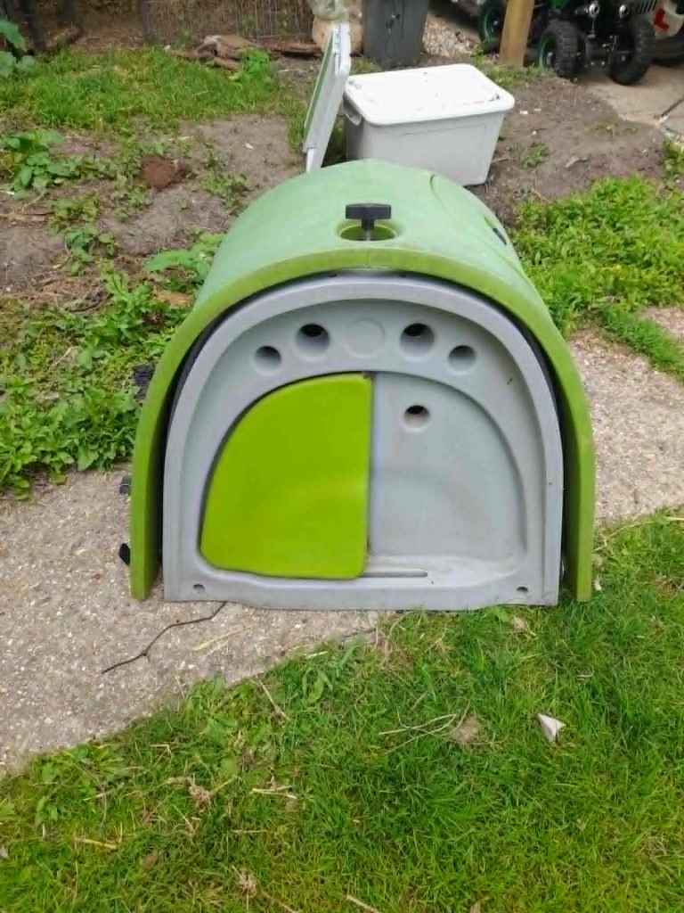 Omlet Eglu classic chicken poultry coop, omet automatic door with light ...