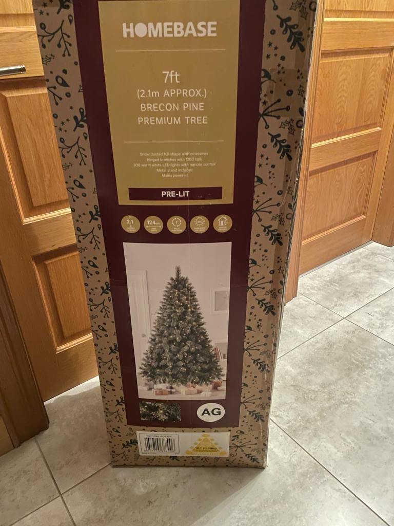 Christmas Tree Pre Lit 7ft | in Lurgan, County Armagh | Gumtree
