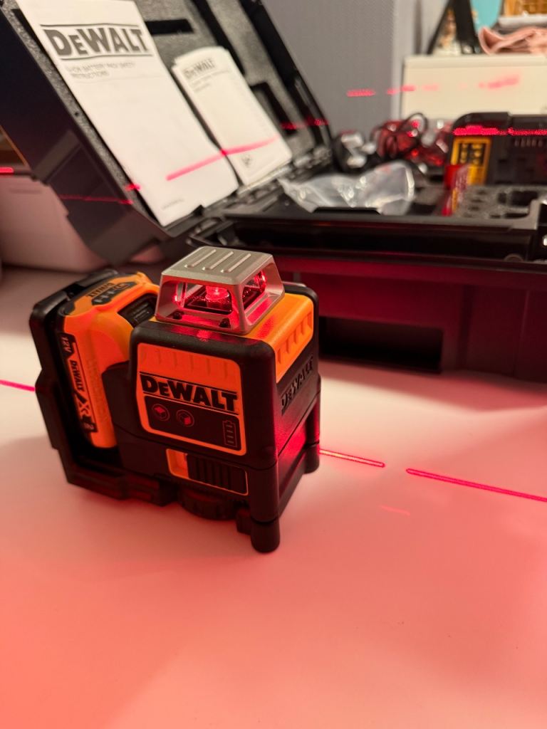 Dewalt XR 12v Laser Level -multi line self levelling laser (Red dot ...